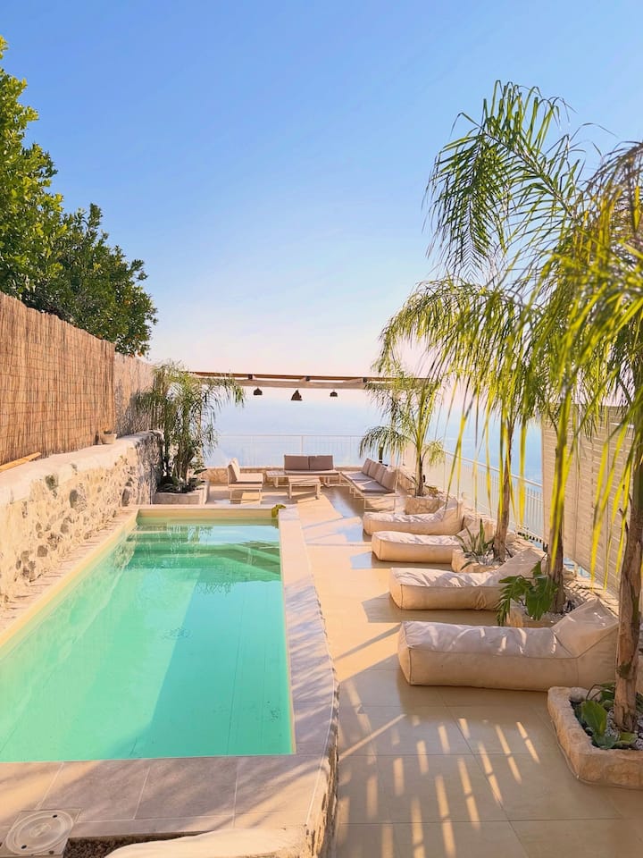 Oikos ( 5 Camere Matrimoniali Con Bagno )
5 Camere - Baia Domizia