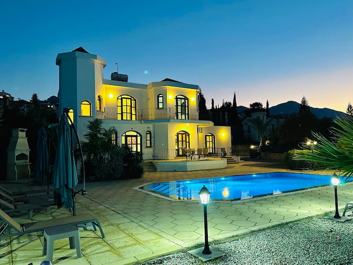 Villa Bella Rosa, 4 Bed Villa - Zypern