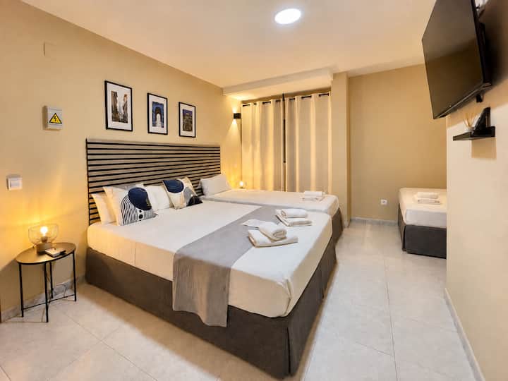 J7-economy Quadruple Room - Toledo