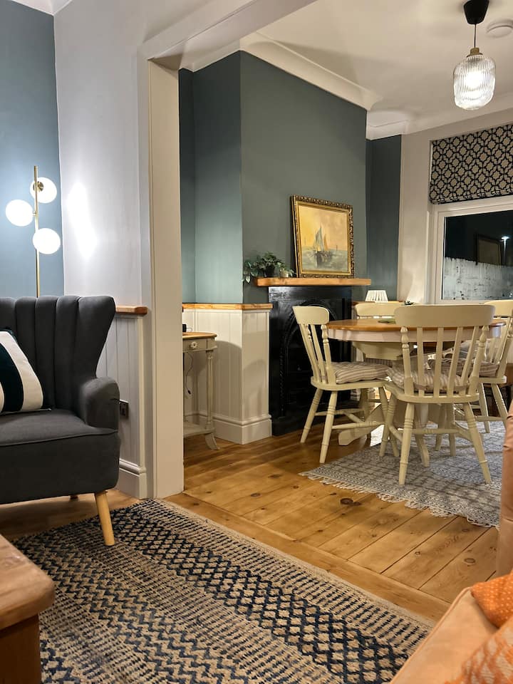 Central Victorian Cottage *Free Parking* - Beverley, UK