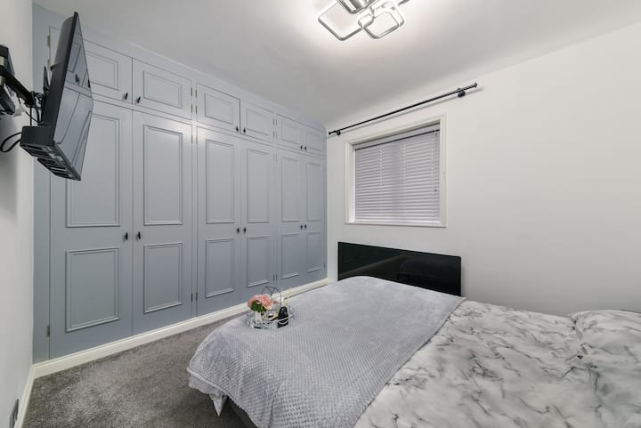 Modern 2-bed Bromley House | Fast Trains + Parking - Bromley