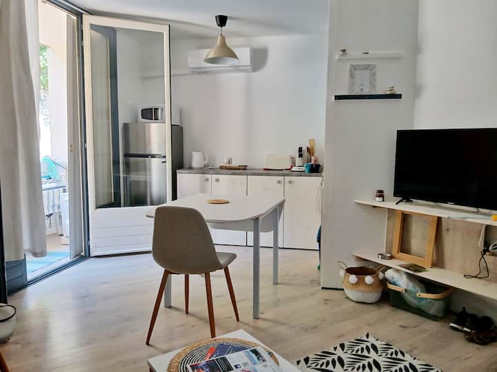 Studio Cosy Entre Château Et Lac - Lac du Salagou