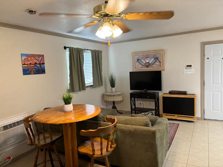 Hill Country Guest House - Timberwood Park - San Antonio