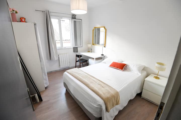 Chambre Lit Double, Sdb Privée, Chez L’habitant - Arles