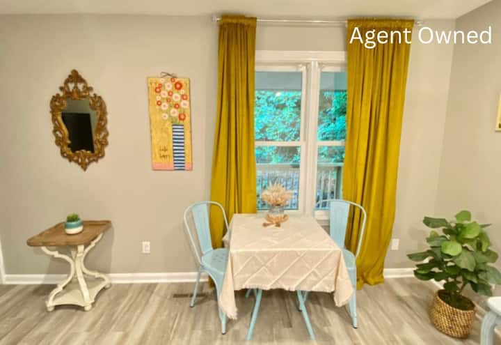 Downtown Pet Friendly Suite | Free Parking - Eureka Springs, AR