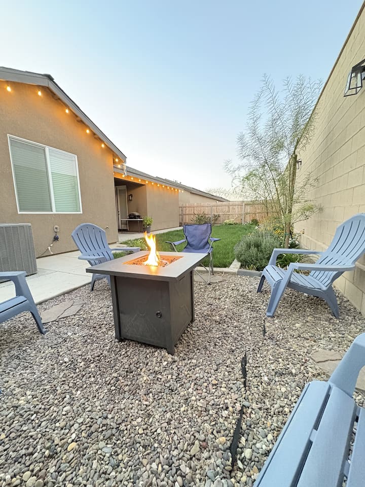 Sweet Seymour Cottage - Tulare, CA