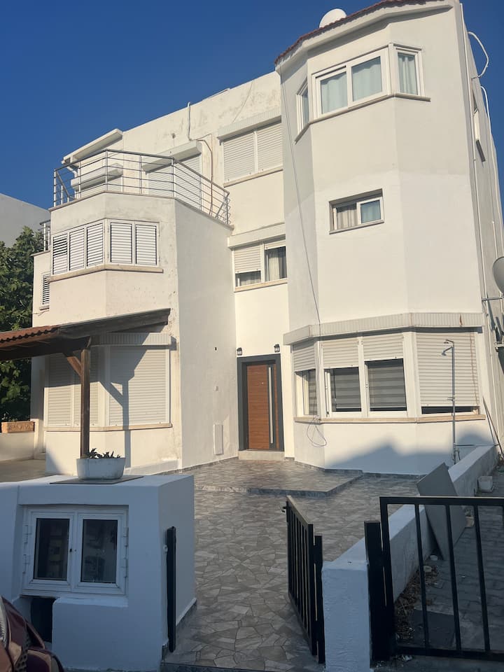 Girne Karaoğlanoğlu Summer House - Kyrenia