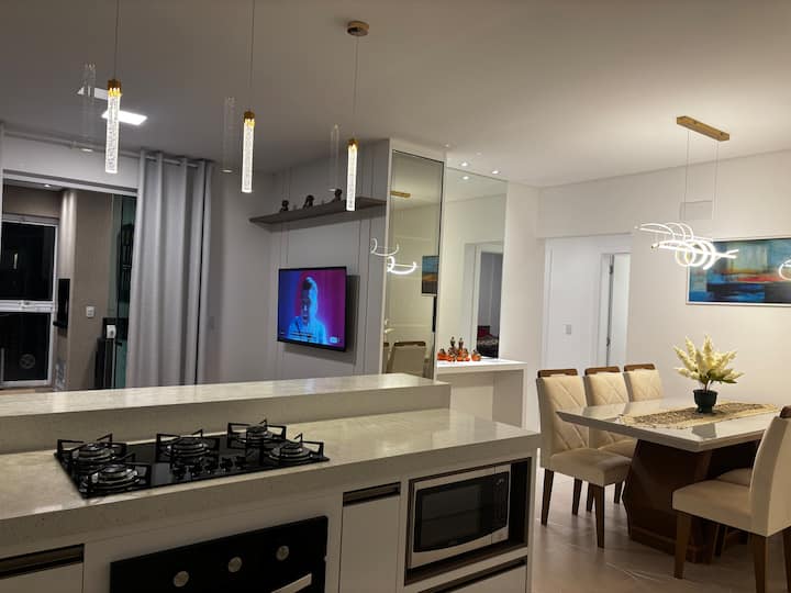 Apto Novo - Meia Praia, Itapema, Uma Quadra Do Mar - Itapema