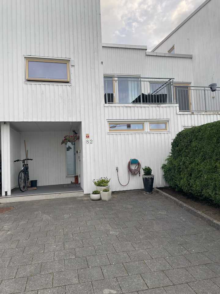 Sentralt Rekkehus I Rolige Omgivelser. - Stavanger