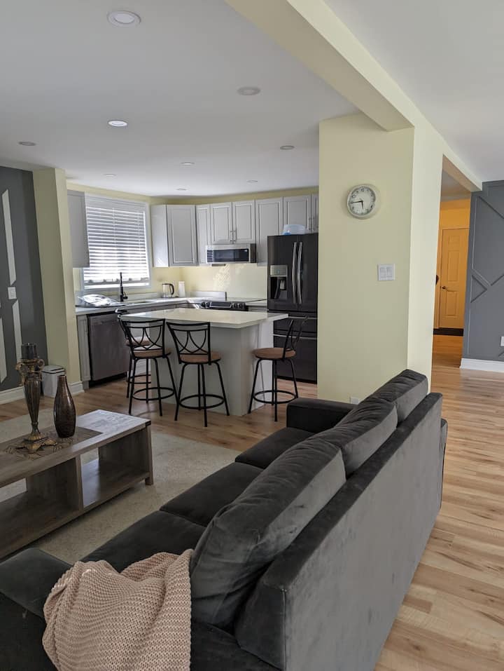 Spacious 3 Bedroom Home - Chatham-Kent