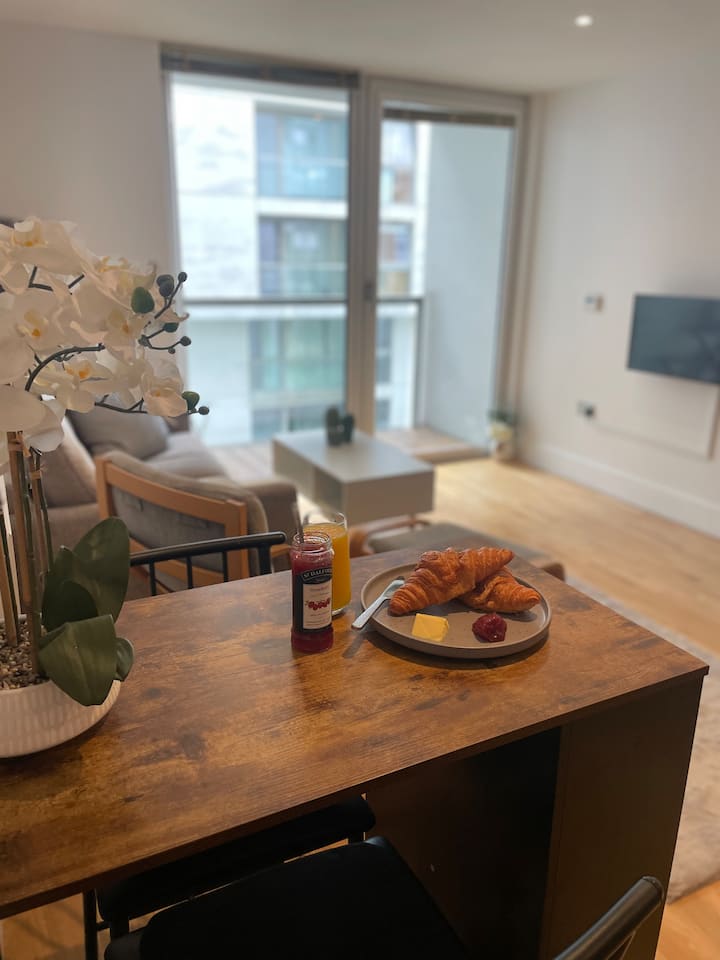 Luxury 1-bed Apartment, Balcony, Canary Wharf! - London Bridge Station