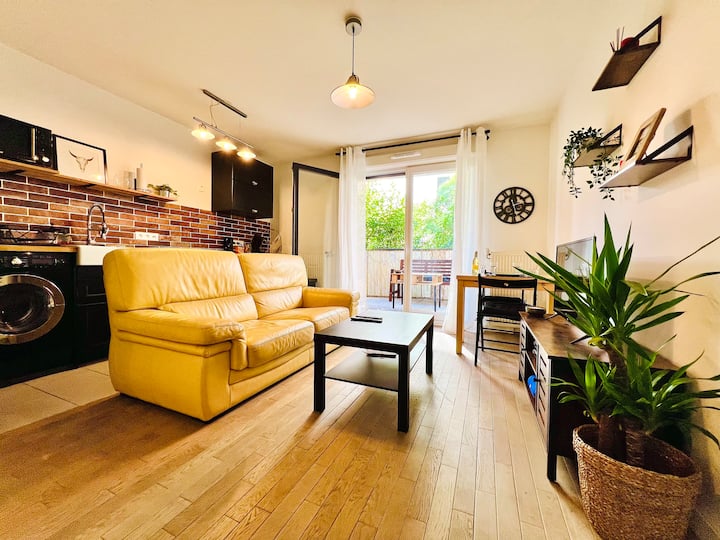 Charmant 2 Pièces Balcon + Parking, 4min Métro 11 - Le Blanc-Mesnil