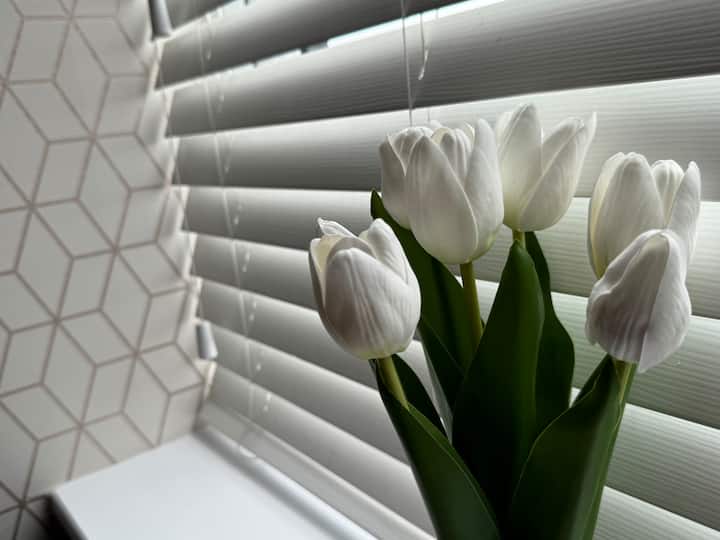 Essence Guest Lodge. Entire 2 Bedroom Cosy Flat. - Southampton, UK