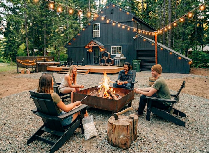 Mountain Cabin Retreat W/ Hot Tub And King Bed - ロズリン, WA