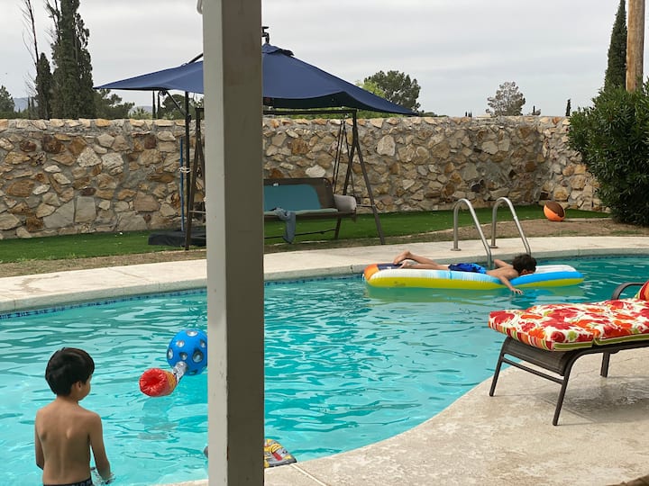 Big House With Swimming Pool - El Paso, TX