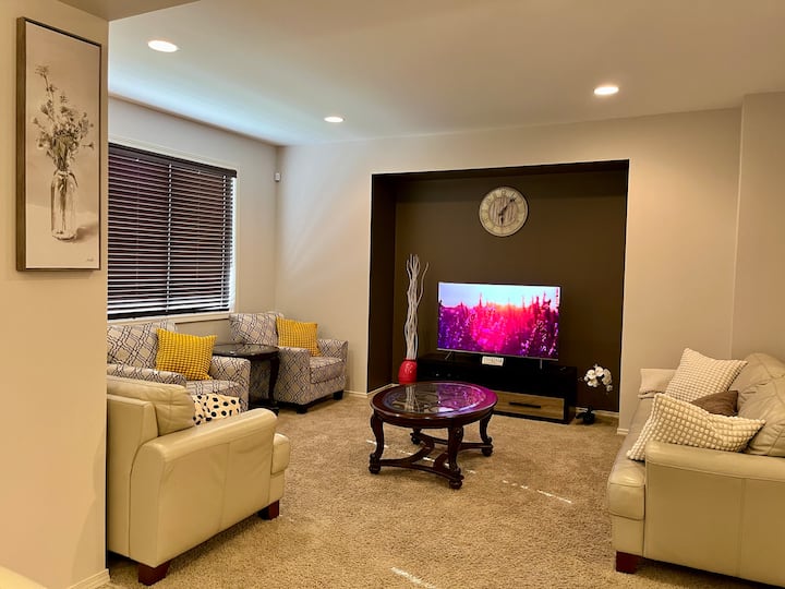 Bonavista Cozyville, Roomy 4 Bedroom House - Winnipeg