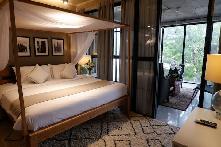 Leafy Pal- Entire Level Apartment Above Café - Vientiane