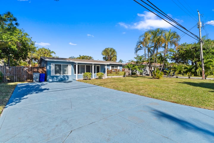 Seabreeze Escape, Oasis, Heated Pool, Sleeps 8 - Pompano Beach, FL