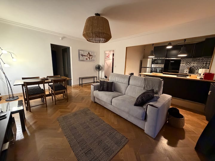 Le Relais Des Cyclamens Bron - ibis Lyon Est Bron