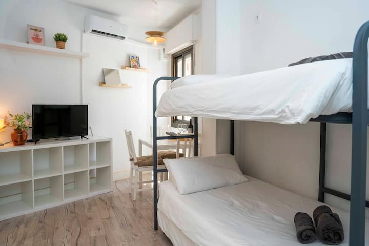 Studio 10 Min To City Center - Ripollet