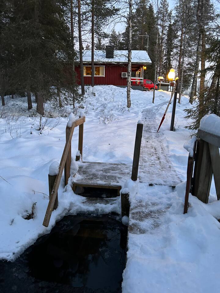 Cabin With Traditional Sauna By A Small Creek - Muonio