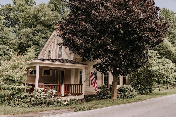 1850 House • Historic Home In Heart Of Village - Emerald Lake State Park, East Dorset