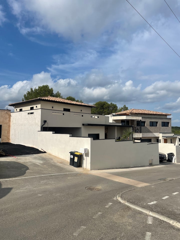 Villa + Piscine à 20 Min De Mer - Vauvert
