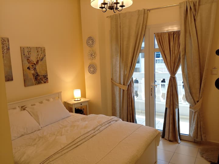 Cool Apartment Unit With Pool - Dubai