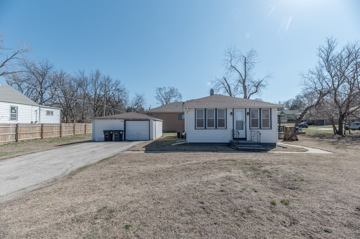 Full House In South Omaha 60th/q - Bellevue, NE