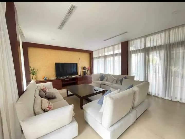 Lux 6br Pool Villa 5min-walkingstreet
5min-beach - Jomtien