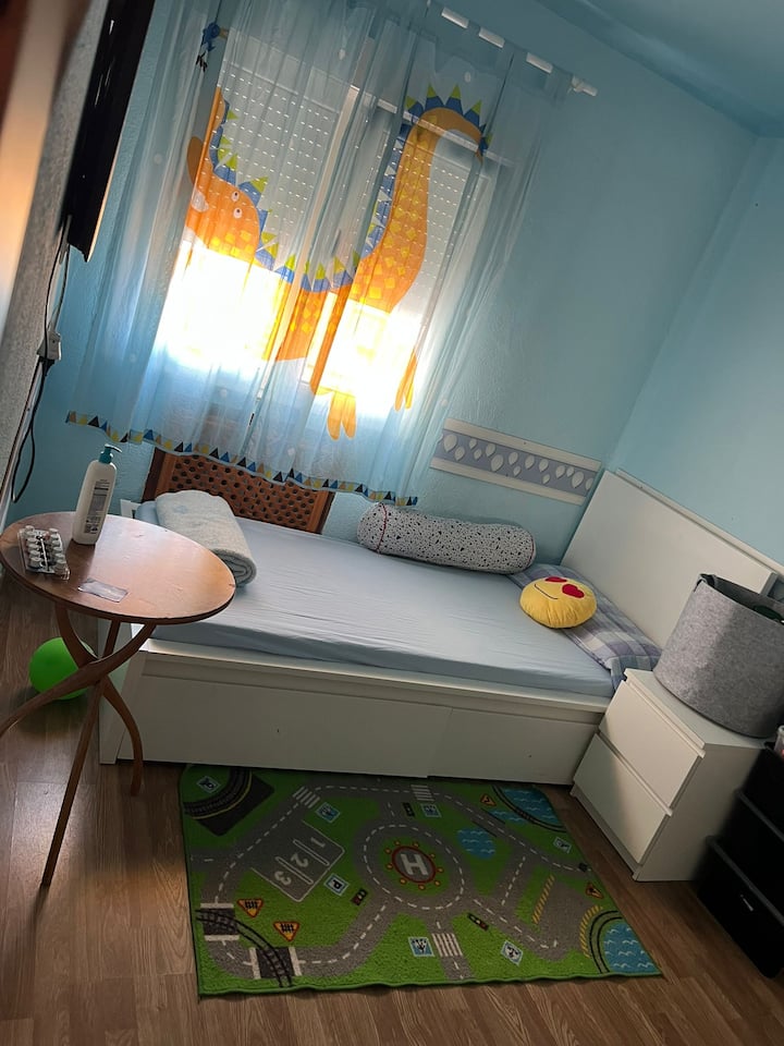 Habitación En Centro De Oviedo - Oviedo