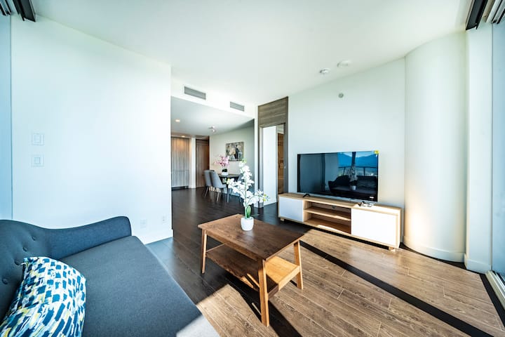 Brentwood Mall Two Bedroom Apartment - Burnaby
