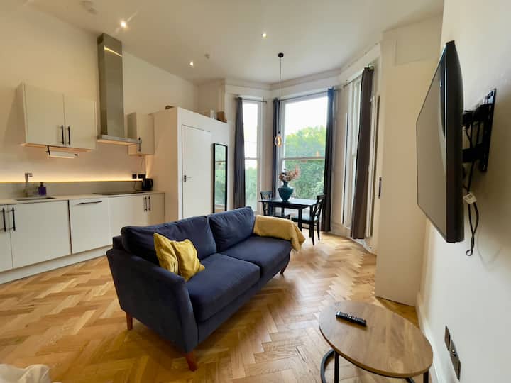 Modernised Victorian Apartment In Kensington - 倫敦