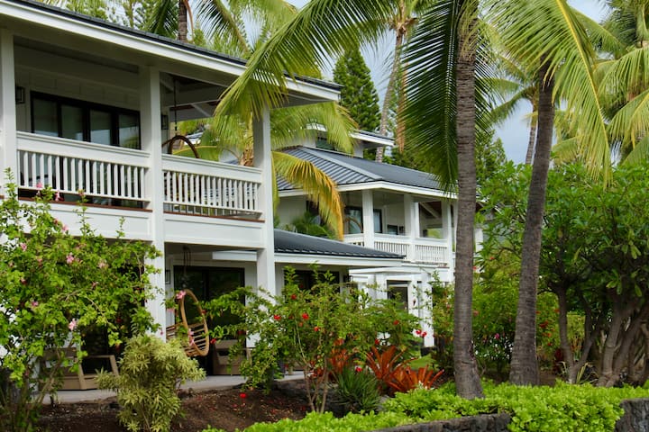 Spacious 8br W/ocean Views, Sleeps 16 - Kailua-Kona, HI