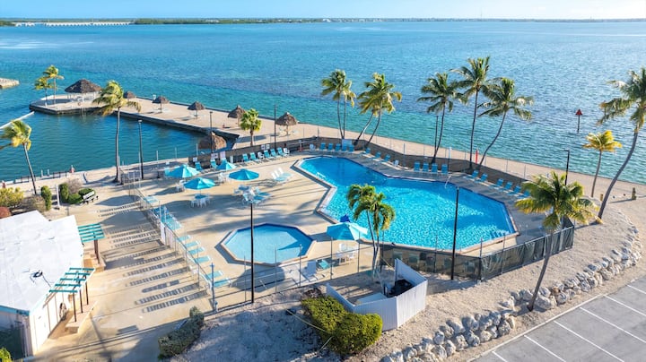 Coastal Keys Escape With Heated Pool & Boat Ramp - Cayos de la Florida