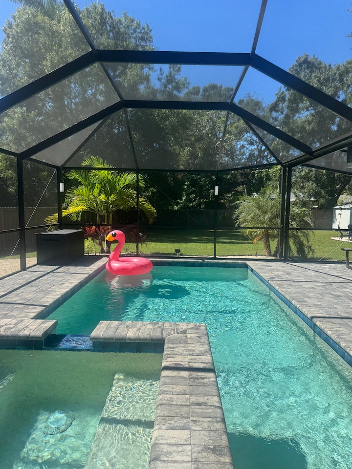 Beaches + Heated Salt Pool/spa + Large Fenced Yard -