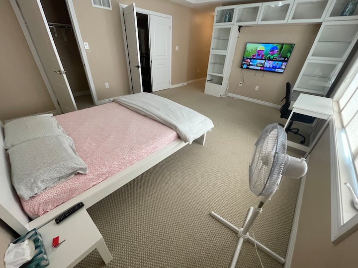 5 Bedrooms 3 Baths Gta - Brampton