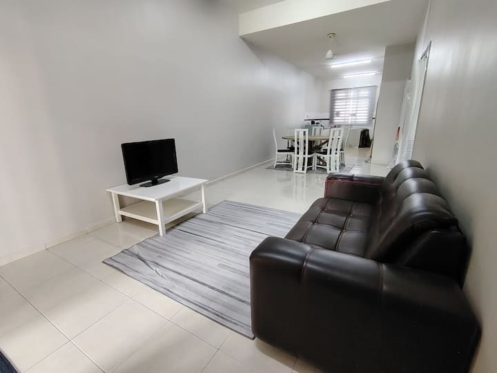 Jagapuri Homestay 
Cozy & Clean. Nice & Simple. - Jasin