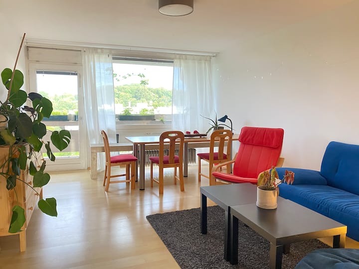 Spacious Apartment In Schwabing - Múnich