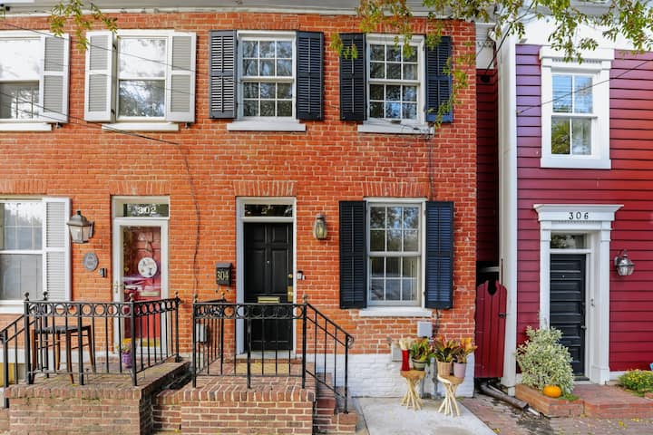 Architecturally Designed/off King’s St/est. 1850 - National Harbor, MD