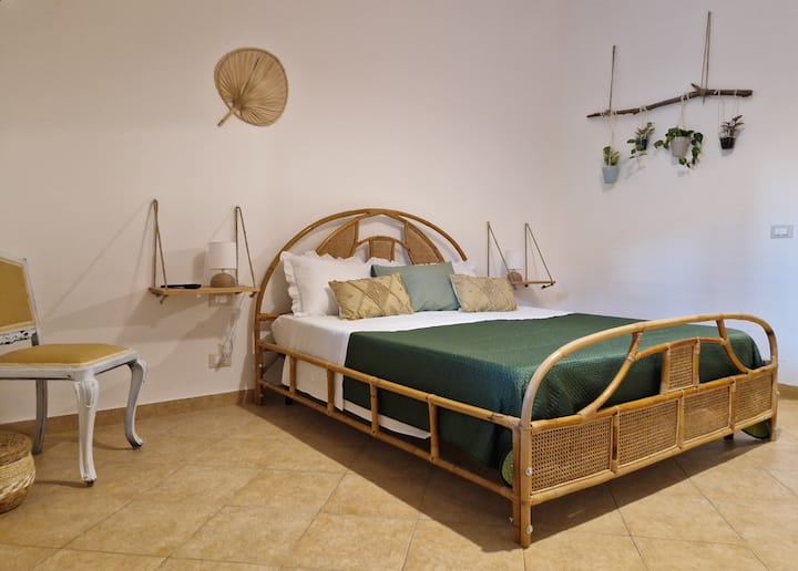 "Love Nest Cathedral"
 In The Heart Of The City. - Palermo