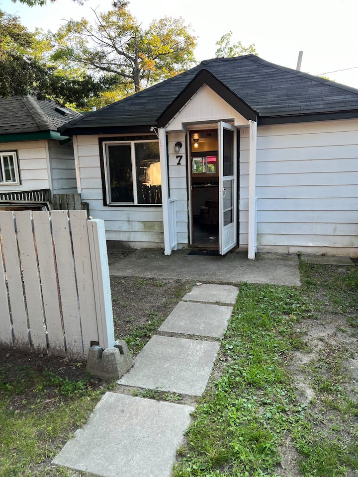 One Bedroom Cabin Near Beach Two - Wasaga Beach