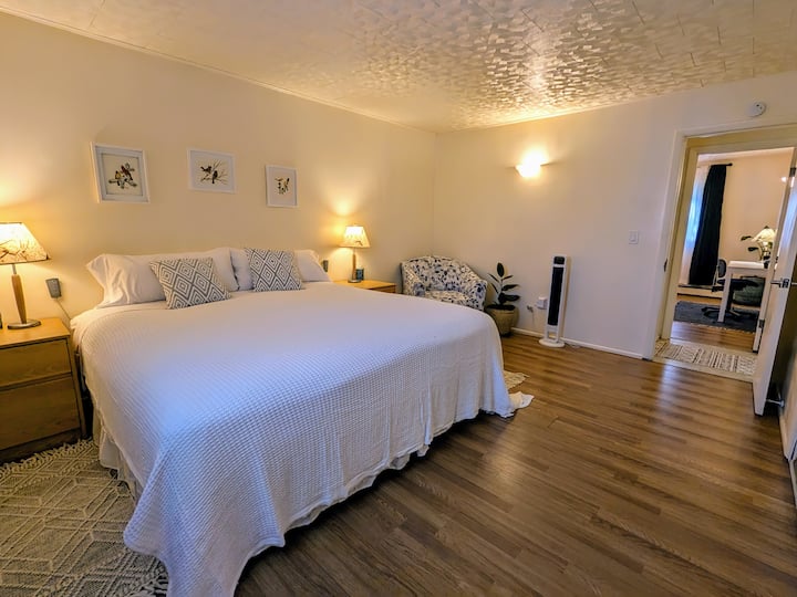 Centrally Located, Minutes From Airport. - Fairbanks, AK