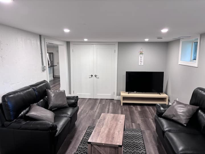 Specious 3 Bedroom Hse Near All Amenities +Wifi - Chicopee