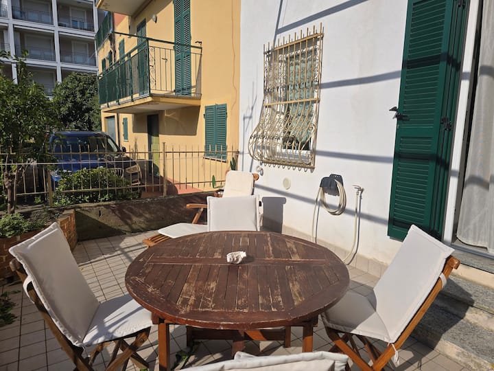 Monolocale Con Terrazza Privata - Finale Ligure