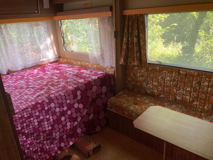 Caravane En Camping - Fumel