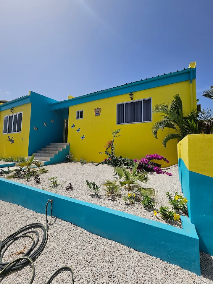 Raven's Casa Del Sol - Curaçao