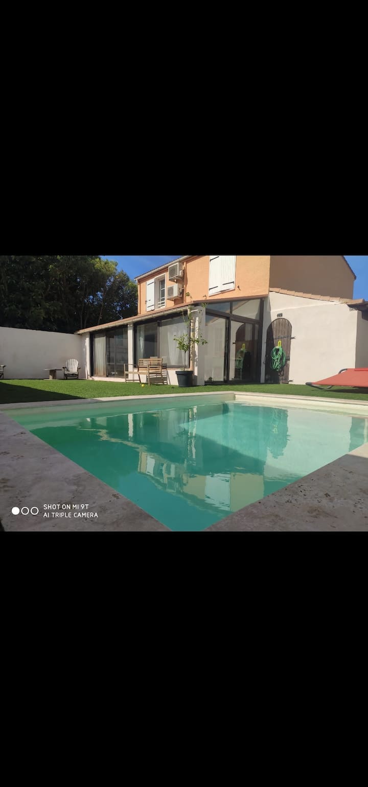 Maison Avec Piscine à 
Arles - 亞爾