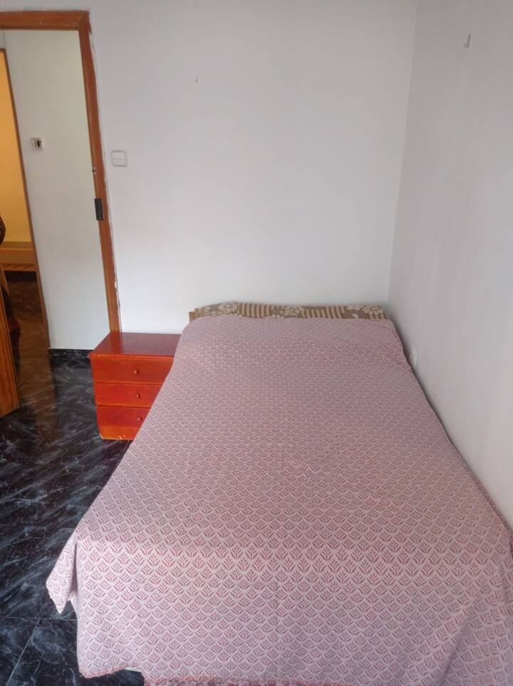 Alquiler De Habitaciones Por Día - Elche