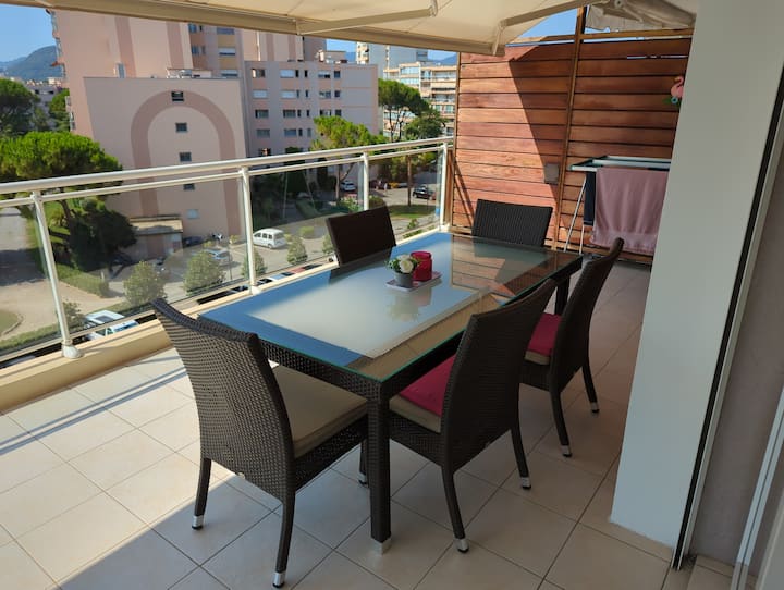 Appartement Spacieux, Calme, Vue Sur La Siagne - Mandelieu-la-Napoule